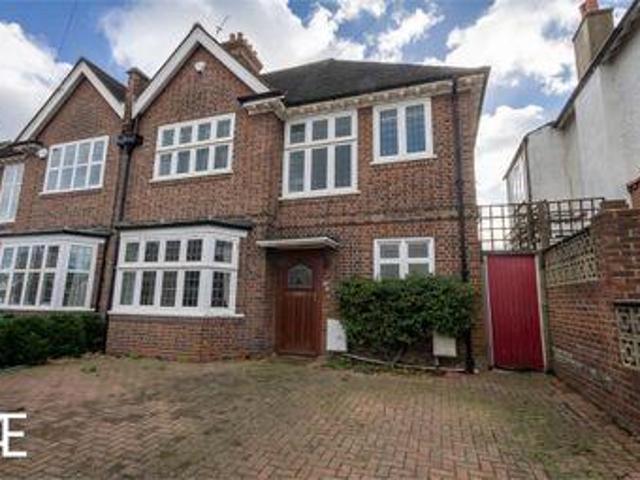 4 Bedrooms Semi detached house for rent in London Lane, Bromley, Kent BR1