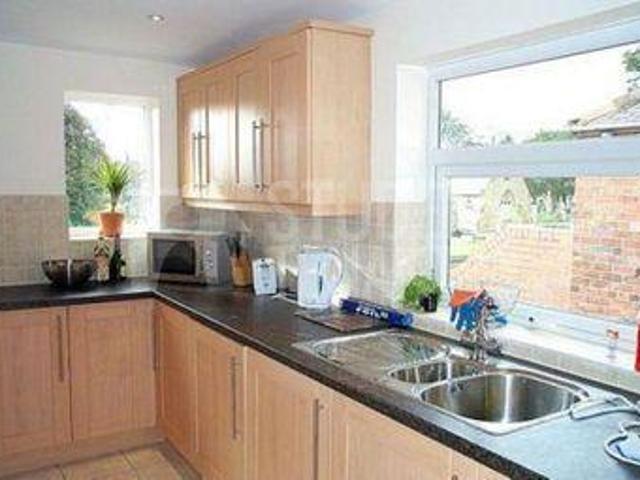 4 Bedrooms Semi detached house for rent in Langley Road, Manchester, Greater Manchester M14