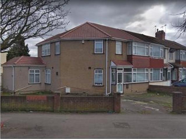 4 Bedrooms Semi detached house for rent in Lansbury Drive, Hayes UB4