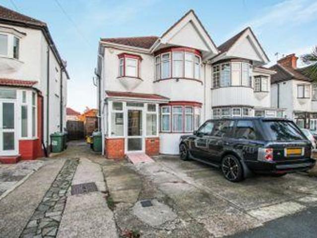 4 Bedrooms Semi detached house for rent in Larkfield Avenue, Kenton, Harrow HA3