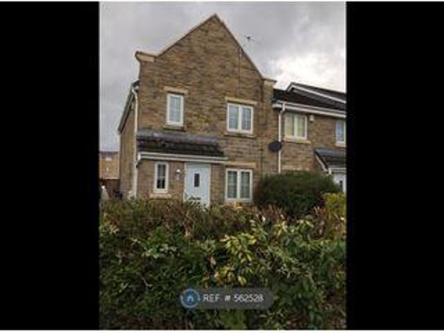 4 Bedrooms Semi detached house for rent in Leyland Road, Burnley BB11