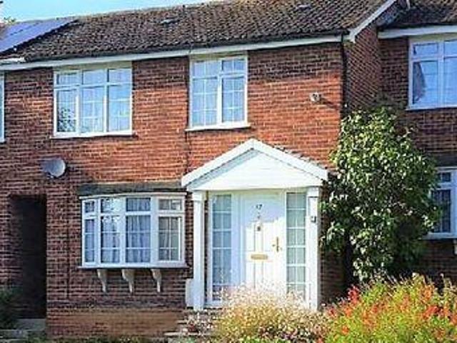 4 Bedrooms Semi detached house for rent in Leam Close, Colchester CO4