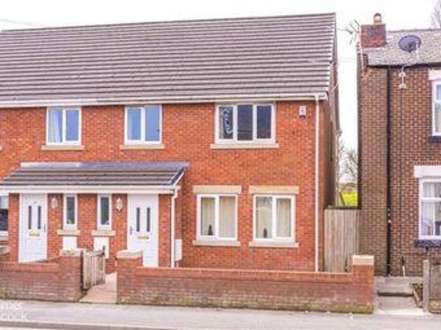 4 Bedrooms Semi detached house for rent in Lily Lane, Bamfurlong, Wigan, Lancashire WN2