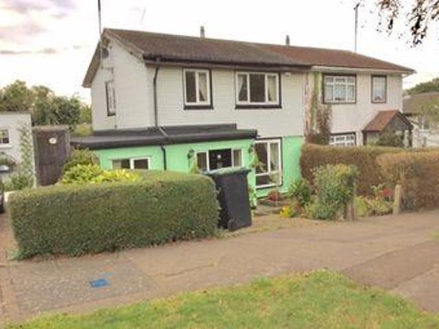 4 Bedrooms Semi detached house for rent in Lindal Crescent, Enfield EN2