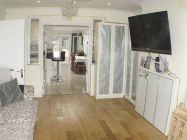 4 Bedrooms Semi detached house for rent in Mount Grove, Edgware HA8