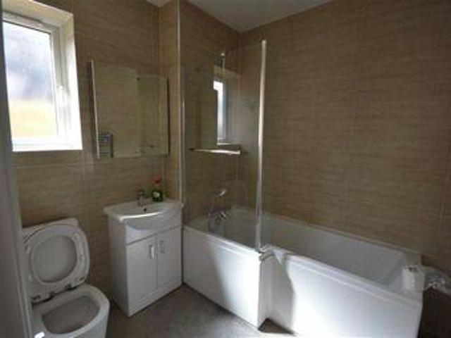 4 Bedrooms Semi detached house for rent in Mollison Way, Edgware, Middlesex HA8