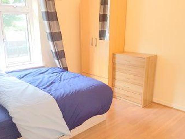 4 Bedrooms Semi detached house for rent in Manor Road, London E15