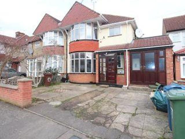 4 Bedrooms Semi detached house for rent in Manor Way, Harrow HA2