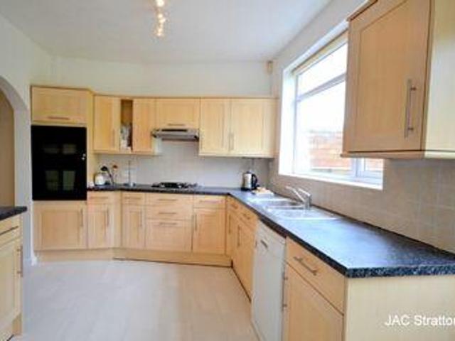 4 Bedrooms Semi detached house for rent in Michleham Down, Woodside Park, London N12