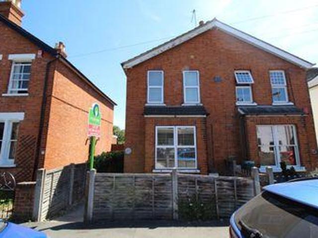 4 Bedrooms Semi detached house for rent in Milton Road, Egham TW20