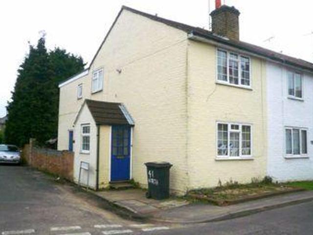 4 Bedrooms Semi detached house for rent in North Street, Egham TW20