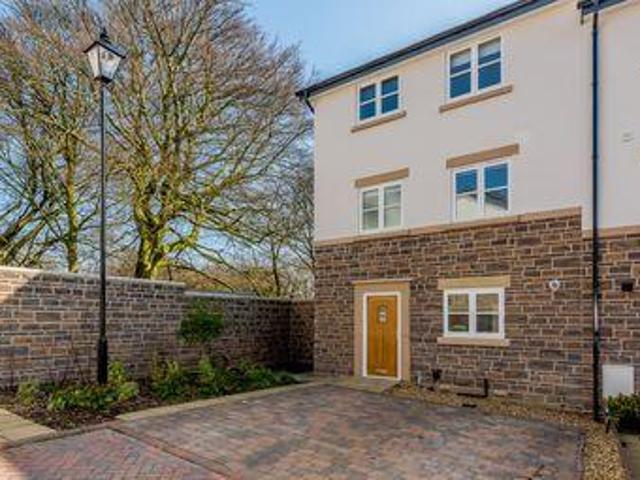 4 Bedrooms Semi detached house for rent in Smithills, Bolton BL1
