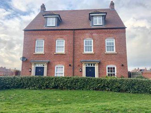4 Bedrooms Semi detached house for rent in Saxon Way, Great Denham, Bedford MK40