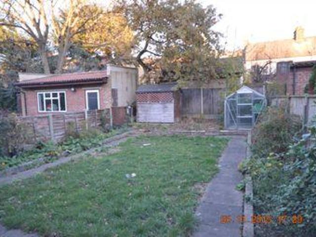 4 Bedrooms Semi detached house for rent in Seven Kings Road, Ilford IG3