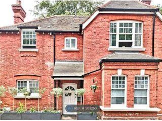 4 Bedrooms Semi detached house for rent in Station Approach, Leatherhead KT22