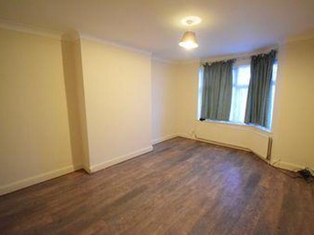 4 Bedrooms Semi detached house for rent in Station Road, London NW4