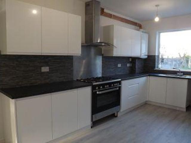 4 Bedrooms Semi detached house for rent in Stratford Road, Hall Green, Birmingham B28