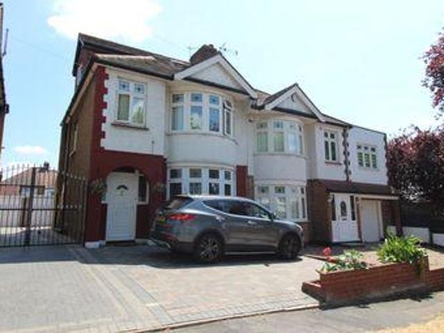 4 Bedrooms Semi detached house for rent in Summit Drive, Woodford Green IG8
