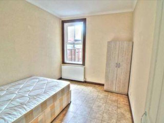 4 Bedrooms Semi detached house for rent in Putney Road, Enfield EN3
