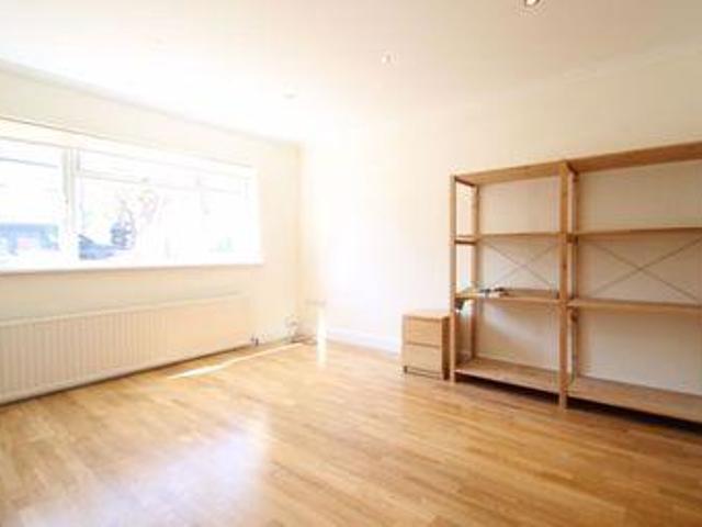 4 Bedrooms Semi detached house for rent in Pyecombe Corner, London N12