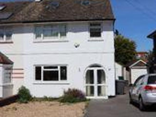 4 Bedrooms Semi detached house for rent in Pyecombe Corner, London N12
