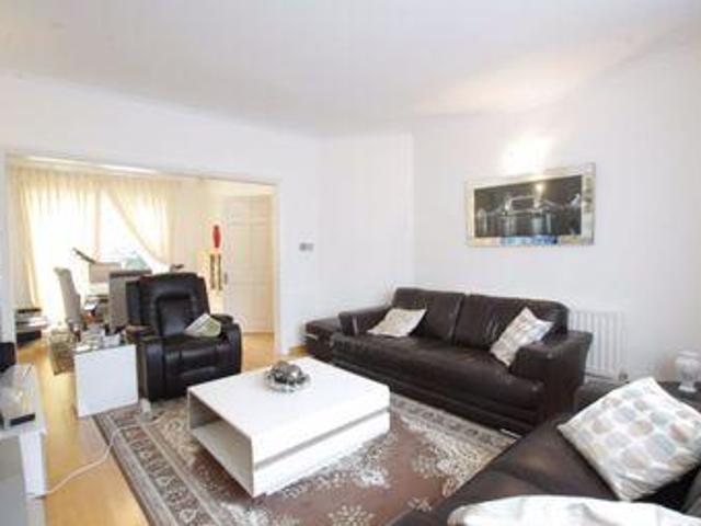 4 Bedrooms Semi detached house for rent in Pyecombe Corner, London N12