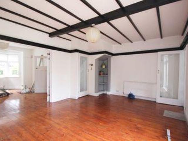 4 Bedrooms Semi detached house for rent in Queens Drive, Acton, London W3