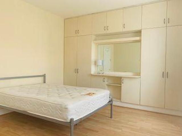 4 Bedrooms Semi detached house for rent in Rossindel Road, Hounslow TW3