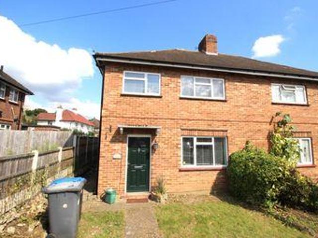 4 Bedrooms Semi detached house for rent in Ripley Avenue, Egham TW20