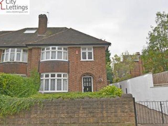 4 Bedrooms Semi detached house for rent in Waverley Street, Nottingham NG7