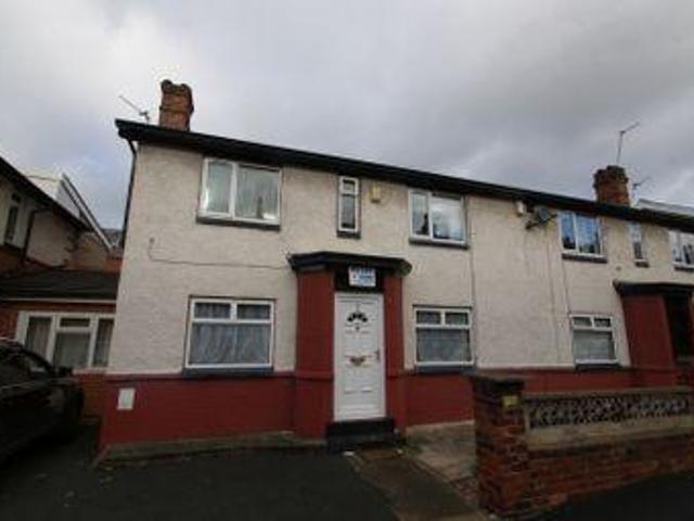 4 Bedrooms Semi detached house for rent in Walmsley Road, Hyde Park, Leeds LS6