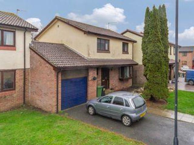 4 Bedrooms Semi detached house for rent in Walshe Avenue, Chipping Sodbury, Bristol BS37