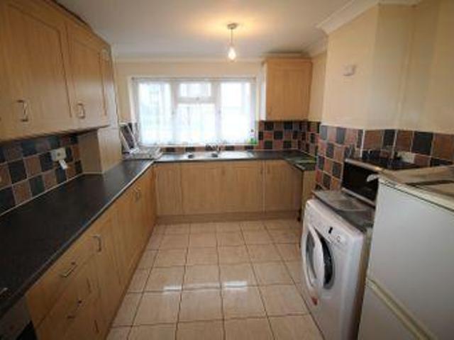 4 Bedrooms Semi detached house for rent in Westborough Road, Maidenhead SL6