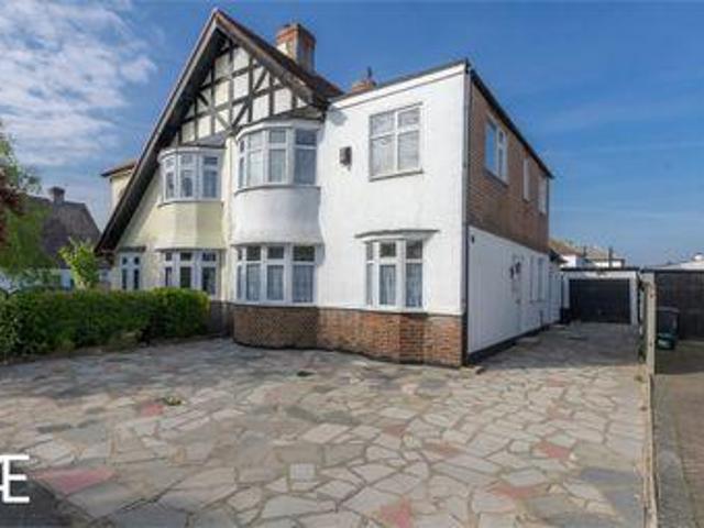 4 Bedrooms Semi detached house for rent in The Fairway, Bromley, Kent BR1
