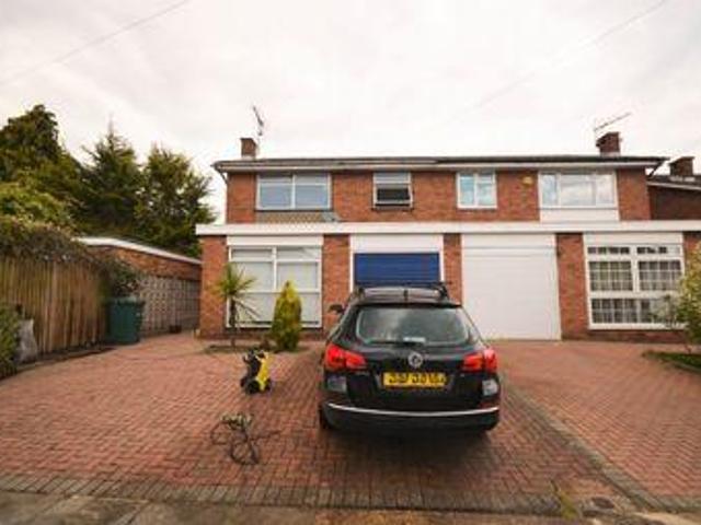 4 Bedrooms Semi detached house for rent in The Ridgeway, London N11