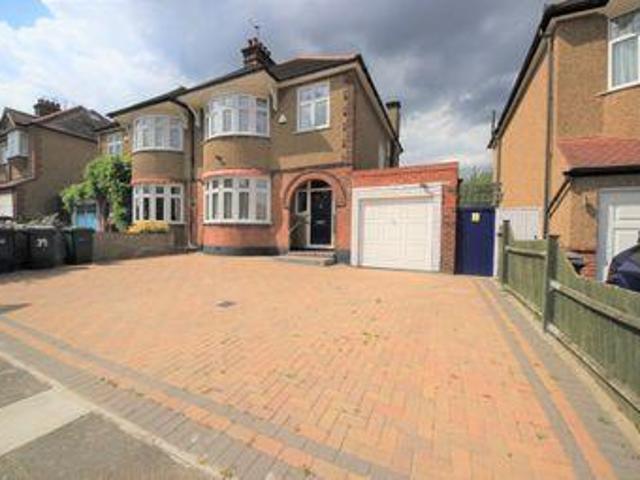 4 Bedrooms Semi detached house for rent in The Ridgeway, London N11