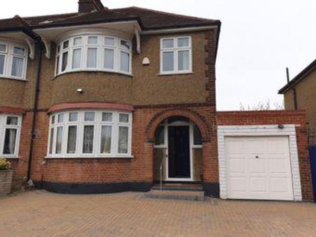 4 Bedrooms Semi detached house for rent in The Ridgeway, London N11