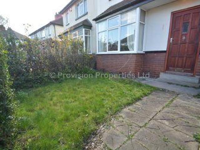 4 Bedrooms Semi detached house for rent in Trenic Crescent, Hyde Park, Leeds LS6