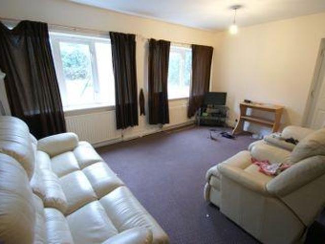 4 Bedrooms Semi detached house for rent in Trenic Crescent, Headingley, Leeds LS6