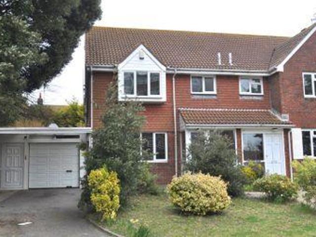 4 Bedrooms Semi detached house for rent in Upperton Road, Eastbourne BN21
