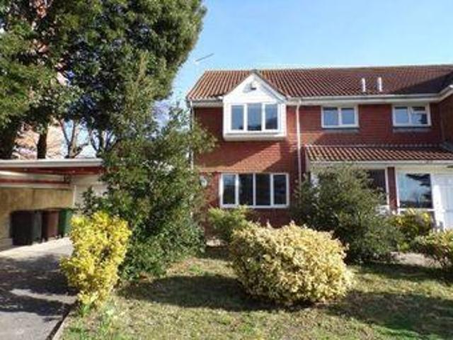 4 Bedrooms Semi detached house for rent in Upperton Road, Eastbourne BN21