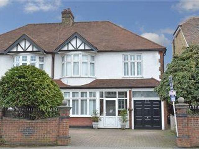 4 Bedrooms Semi detached house for sale in Court Road, London SE9