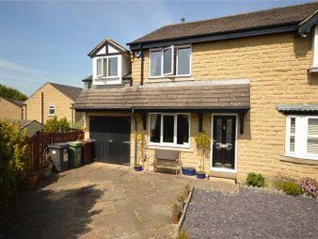 4 Bedrooms Semi detached house for sale in Coverley Rise, Yeadon, Leeds, West Yorkshire LS19