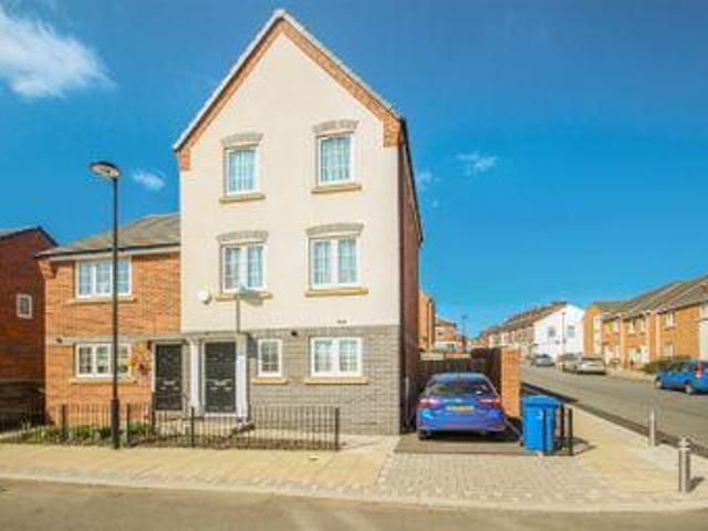 4 Bedrooms Semi detached house for sale in Commercial Road, Hanley, Stoke On Trent ST1