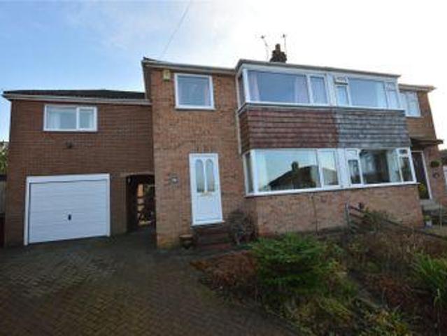 4 Bedrooms Semi detached house for sale in Coppice Wood Crescent, Yeadon, Leeds, West Yorkshire LS19
