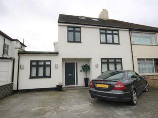 4 Bedrooms Semi detached house for sale in Cat Hill, East Barnet, Barnet EN4