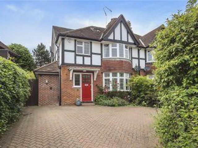 4 Bedrooms Semi detached house for sale in Carisbrooke Road, Harpenden, Hertfordshire AL5