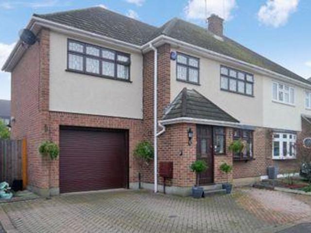 4 Bedrooms Semi detached house for sale in Carswell Close, Hutton, Brentwood CM13