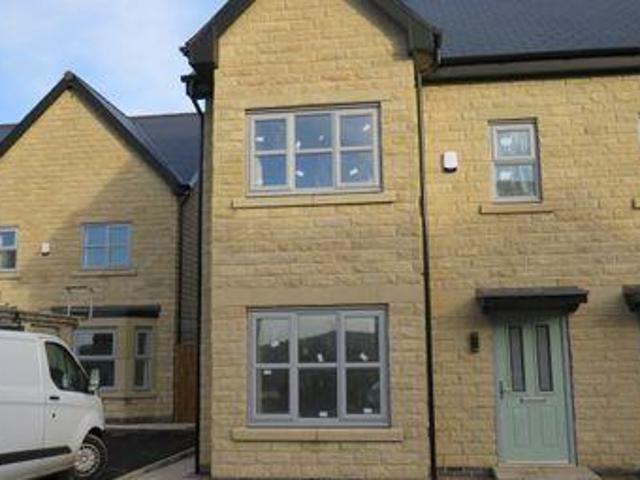 4 Bedrooms Semi detached house for sale in Carr Head Lane, Bolton Upon Dearne, Rotherham S63
