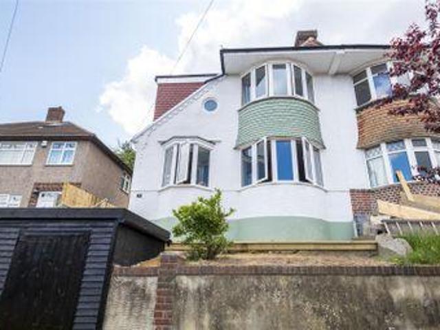 4 Bedrooms Semi detached house for sale in Castlewood Drive, London SE9